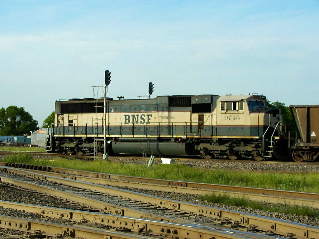BNSF 9745